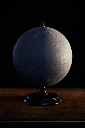 Moon Globe by Planetenkugel Manufaktur