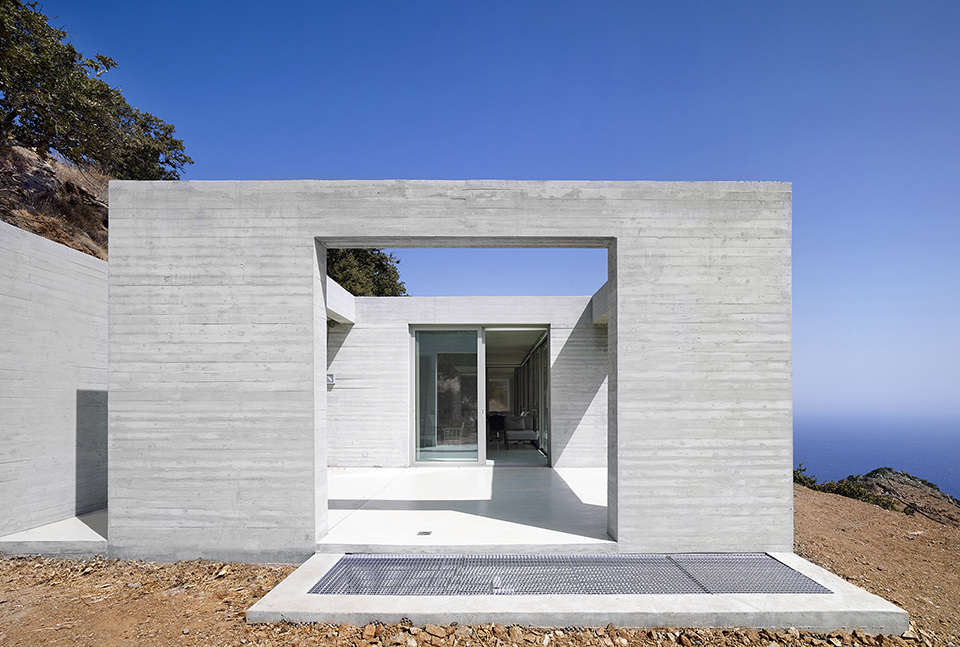 Parallel House by En Route Architects and Kokkinou Kourkoulas ...