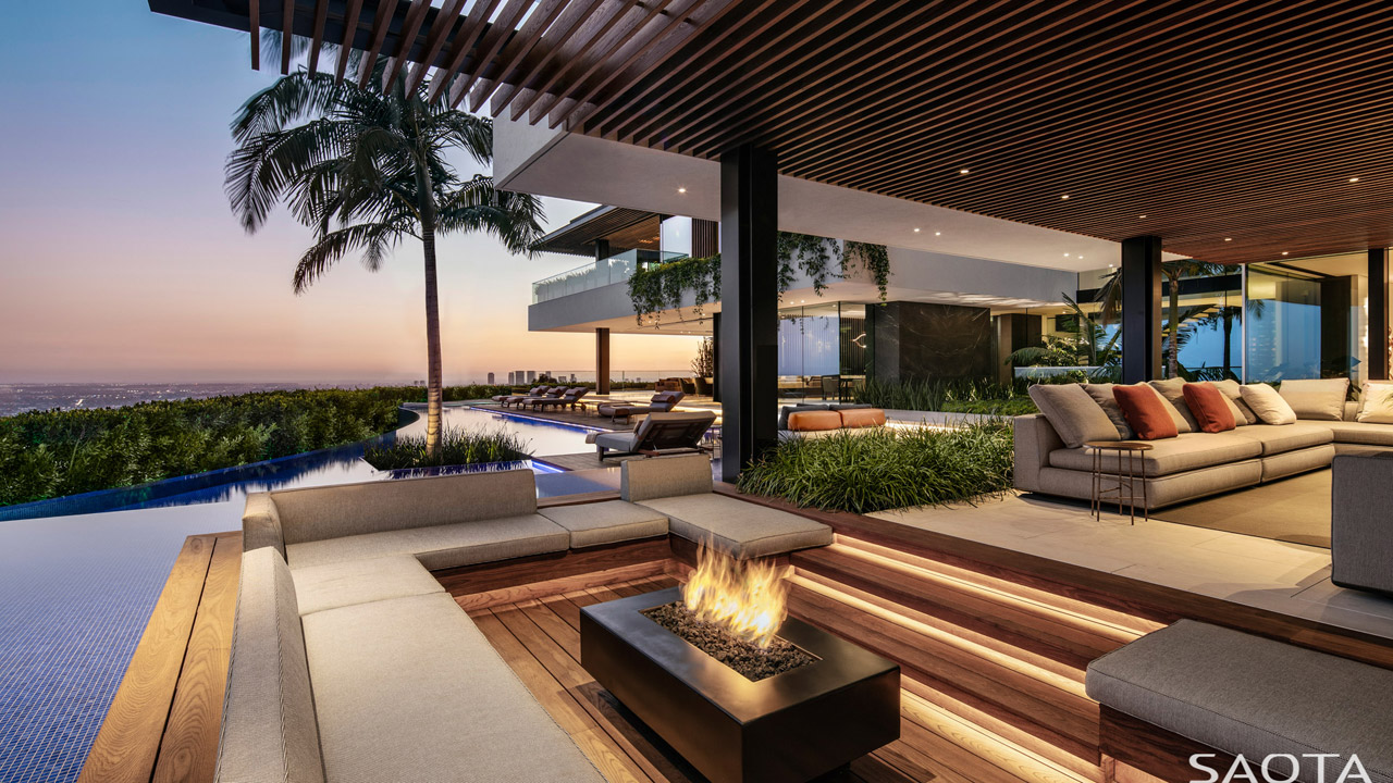 Luxury Hillside House in LA by SAOTA
