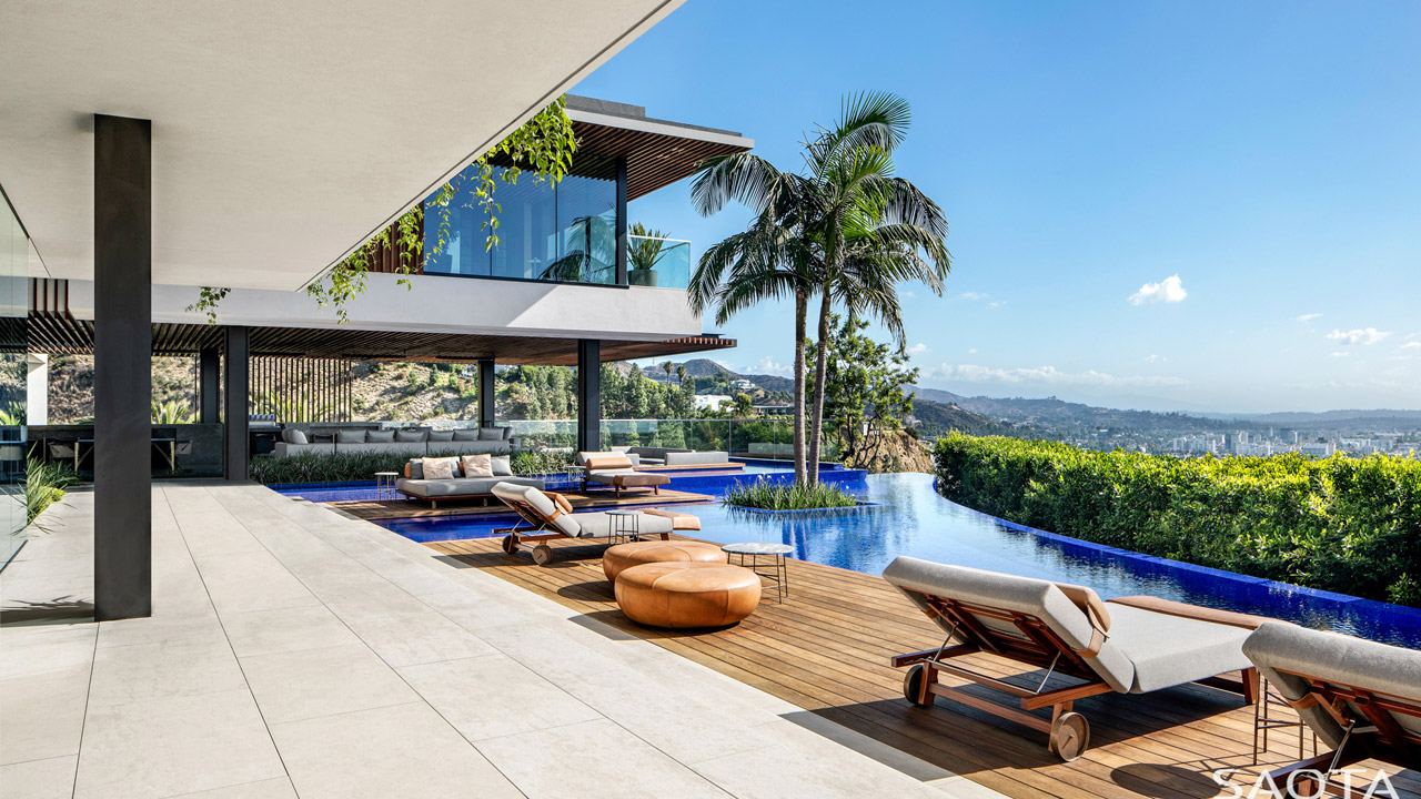 Luxury Hillside House in LA by SAOTA