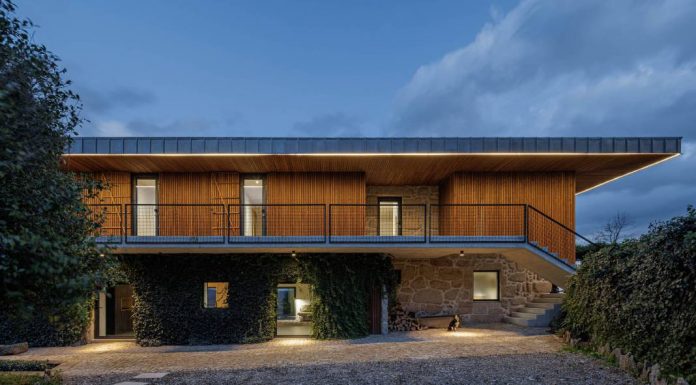 Rediscovering Heritage: Vagar Country House by David Bilo and Filipe Pina